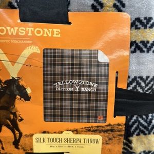 Yellowstone | Bedding | Yellowstone Silk Touch Sherpa Reverse Throw 6 X ...